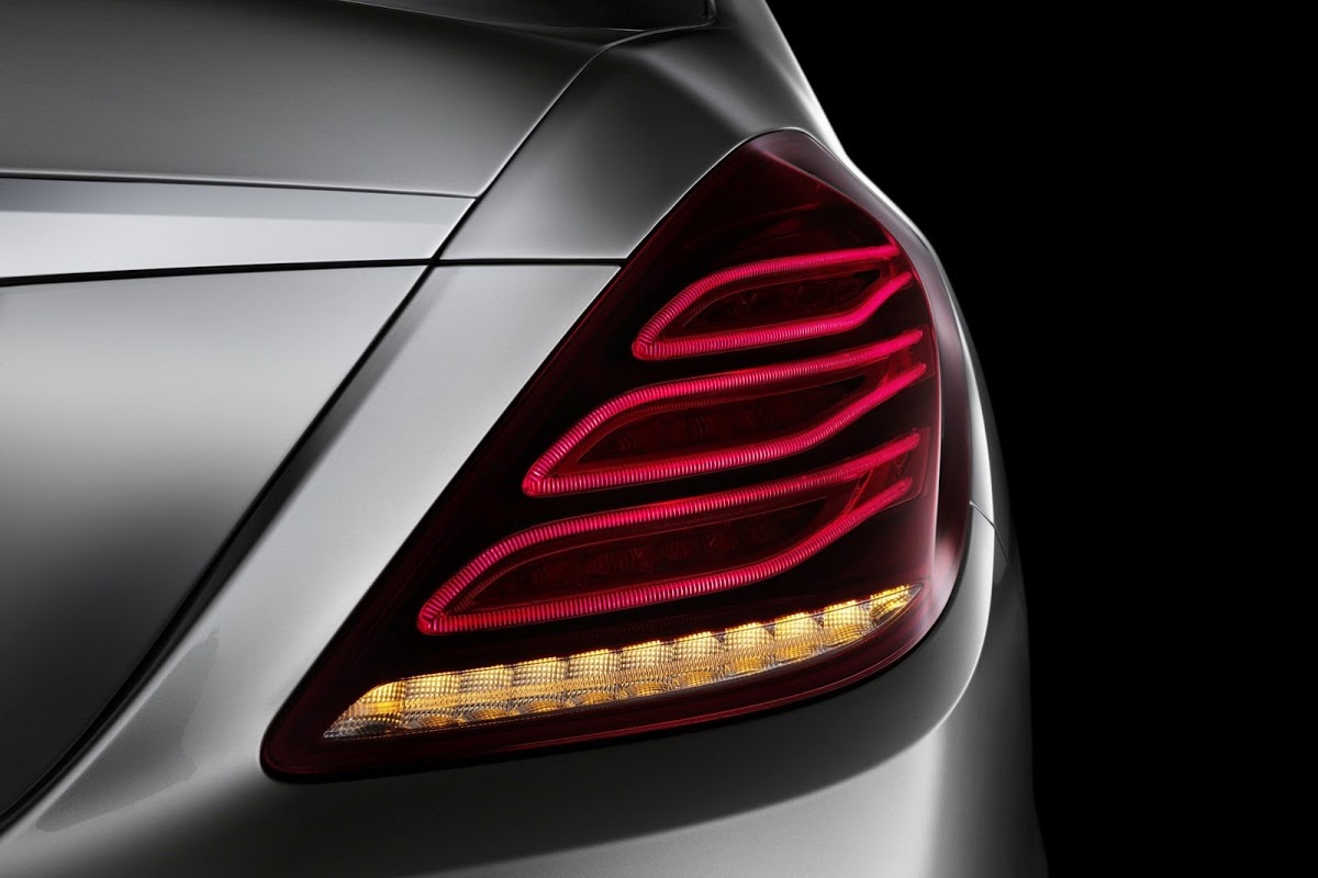 New Mercedes-Benz S-Class Uses Some 500 LEDs to Do Away With ...