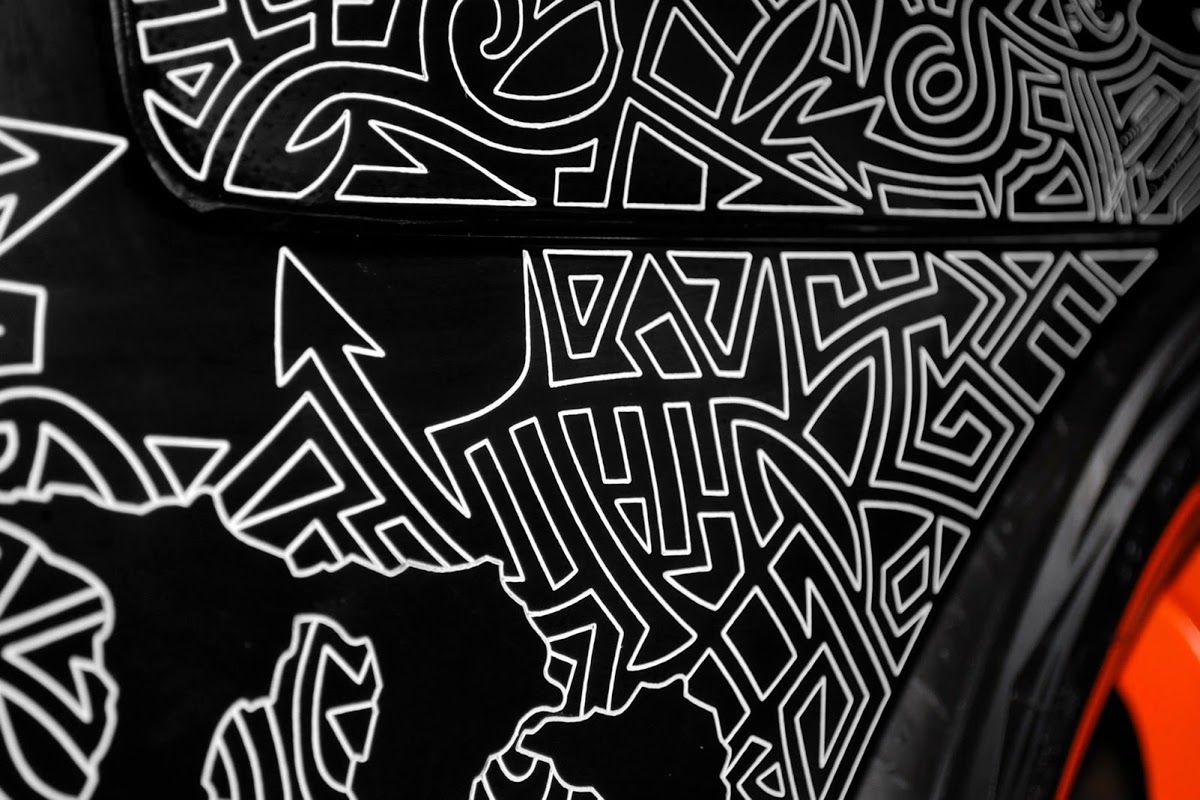 Man Spends 5,000 Hours to Engrave Civic, Wins Honda's Attention | Carscoops