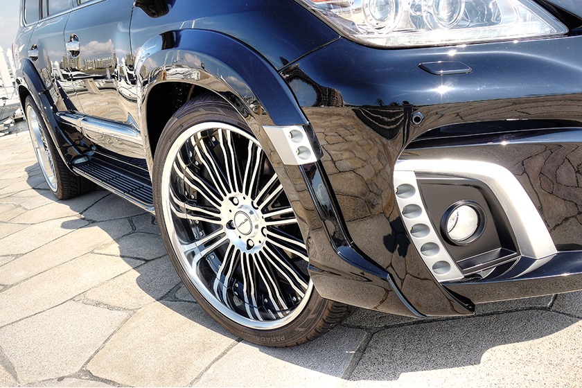 Wald Brings Facelifted Lexus LX Into the Dark Side | Carscoops