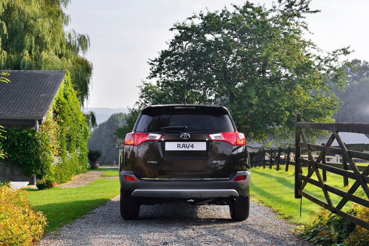 Toyota Adds New 2.0L Diesel AWD Version to RAV4 in Europe | Carscoops