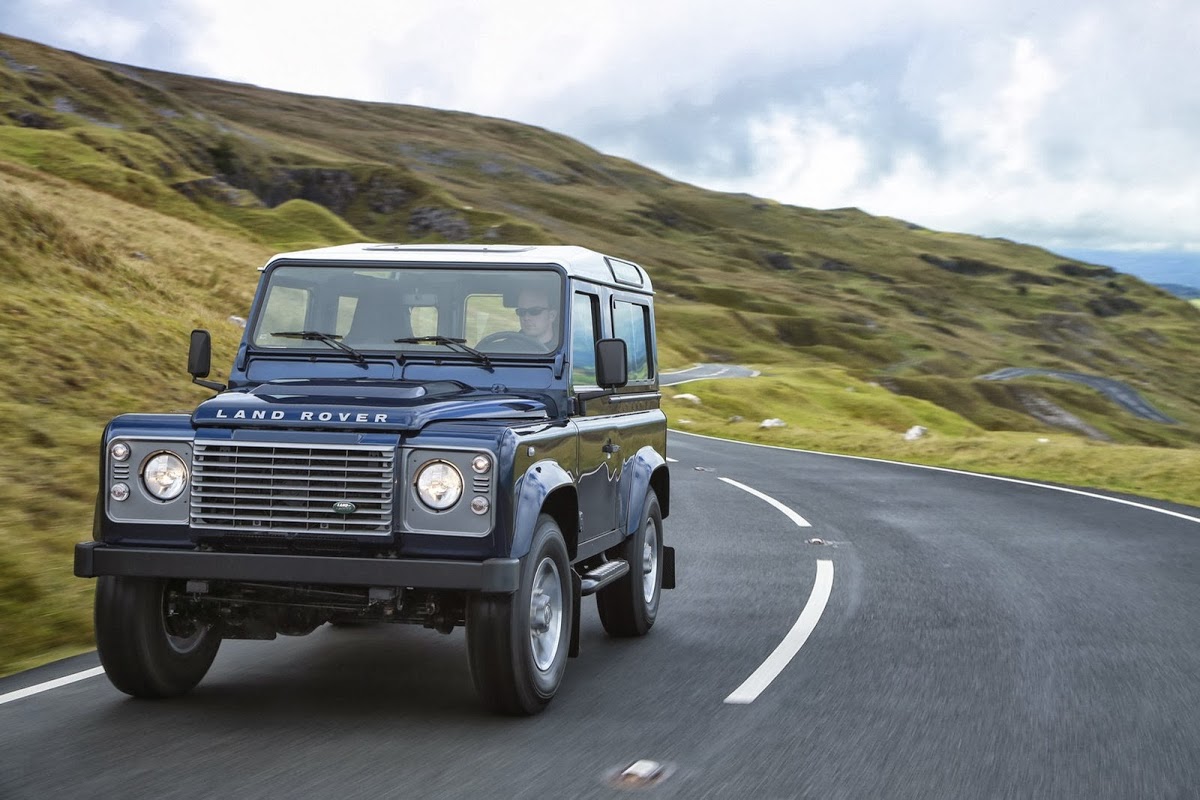 Farewell to a Legend: Land Rover Defender Will Be Axed by Mid-Decade ...