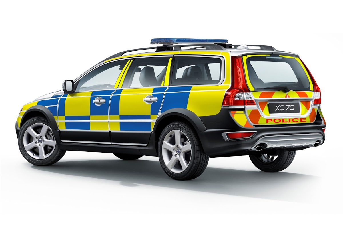 Volvo's Updated 2014 XC70 D5 AWD Police Car Gets a Thumbs Up from ...