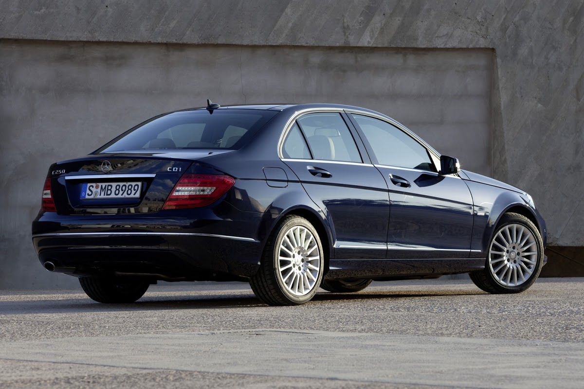 New Mercedes C-Class W205 Visually Compared to Old C-Class W204 | Carscoops