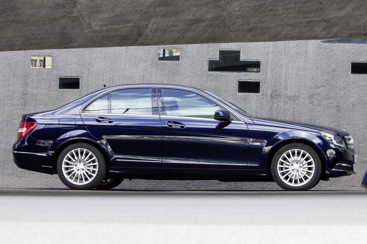 New Mercedes C-Class W205 Visually Compared to Old C-Class W204 | Carscoops