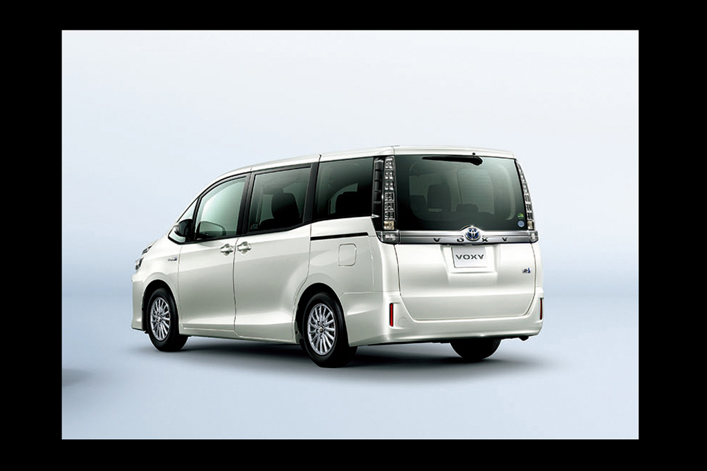 Toyota Launches All-New Voxy/Noah Minivans in Japan [w/Videos] | Carscoops