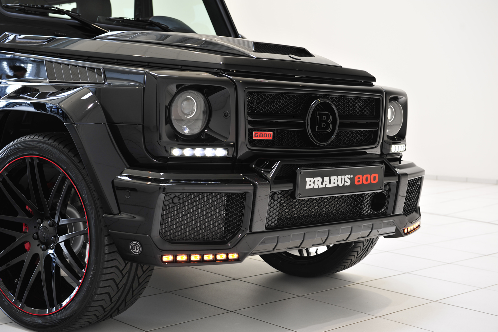Brabus Gives G65 AMG a 788HP V12 and Apple Tech Treatment for Geneva ...