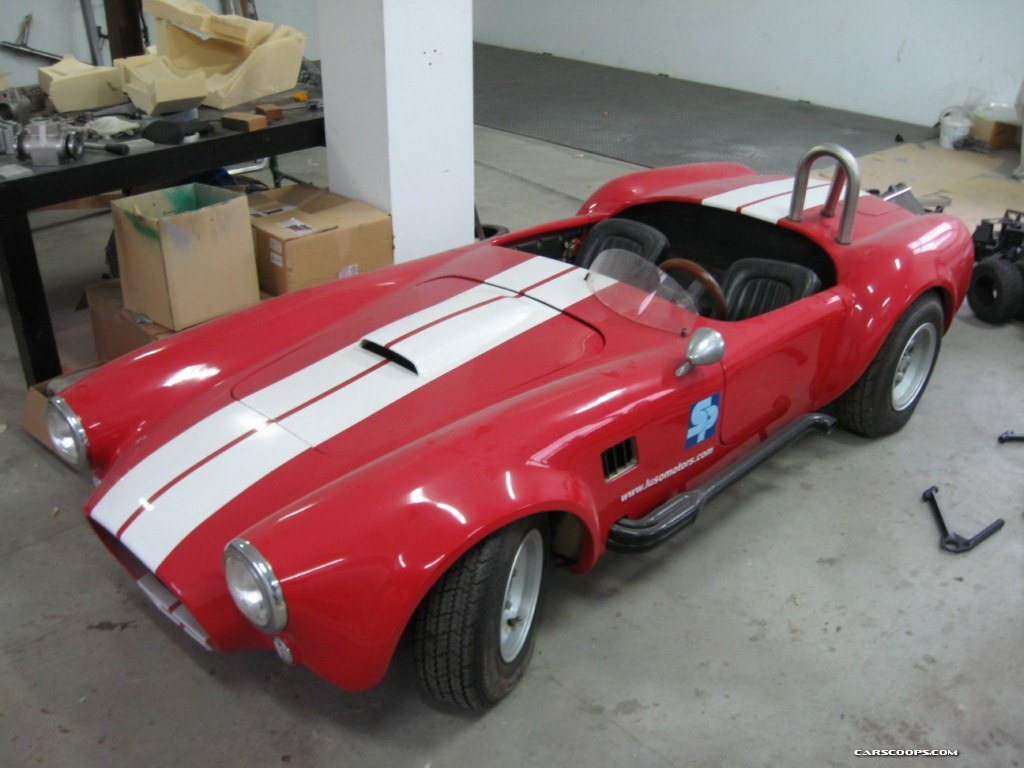 Dad Creates Awesome Shelby Cobra Toy Car with Mini 7HP Engine for His ...