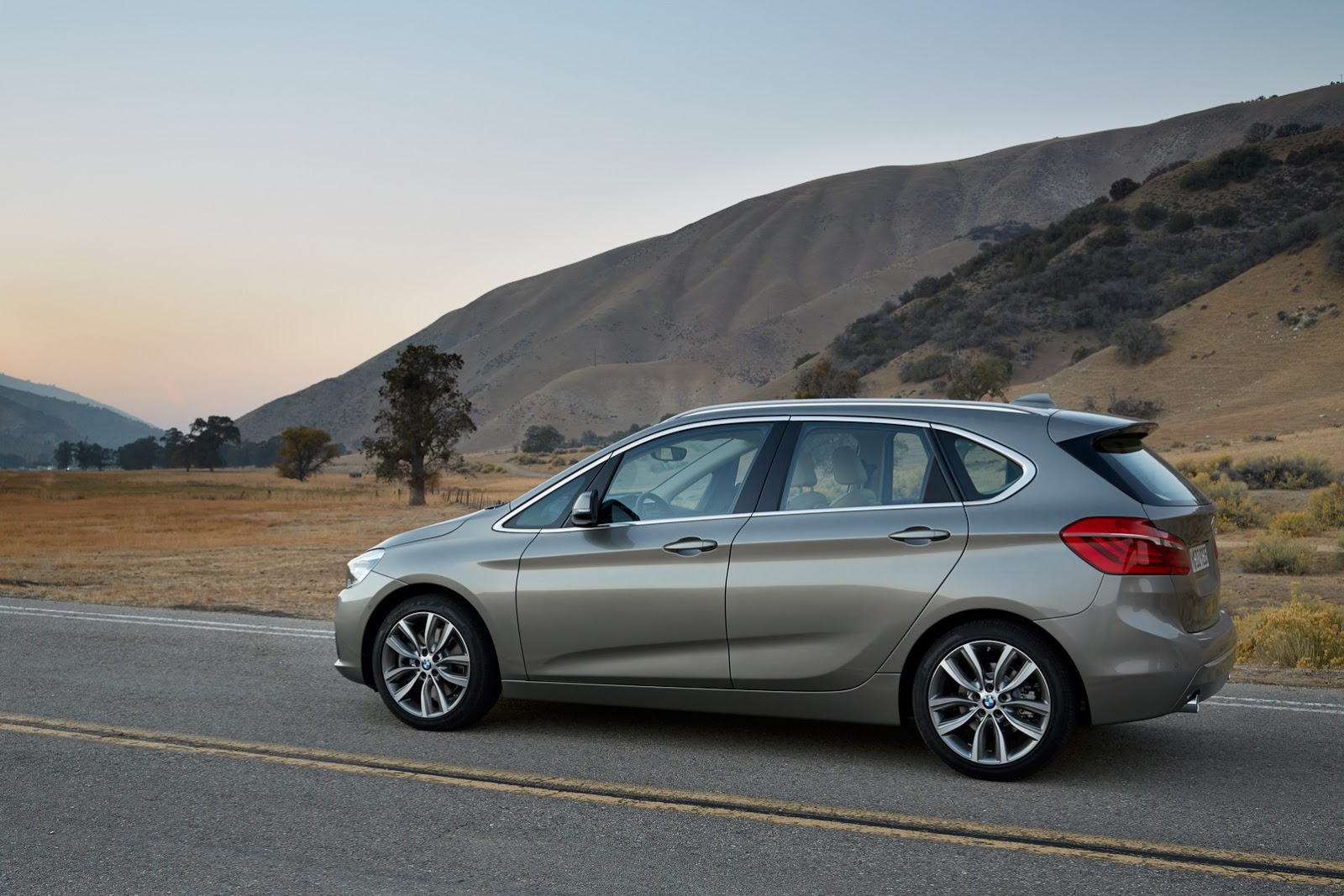 New 2-Series Active Tourer is BMW’s First Minivan and FWD Model [74 ...