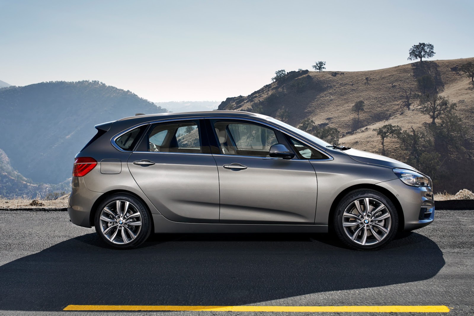 New 2-Series Active Tourer is BMW’s First Minivan and FWD Model [74 ...