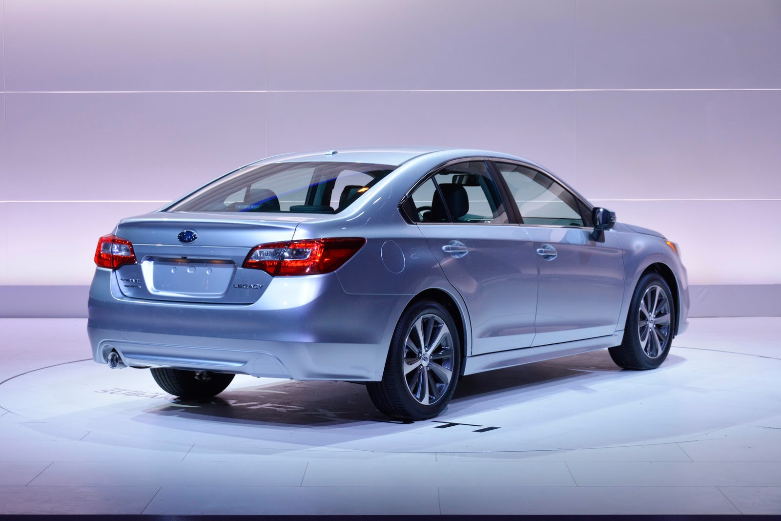 New 2015 Subaru Legacy in All its Official and Detailed Glory [61 ...