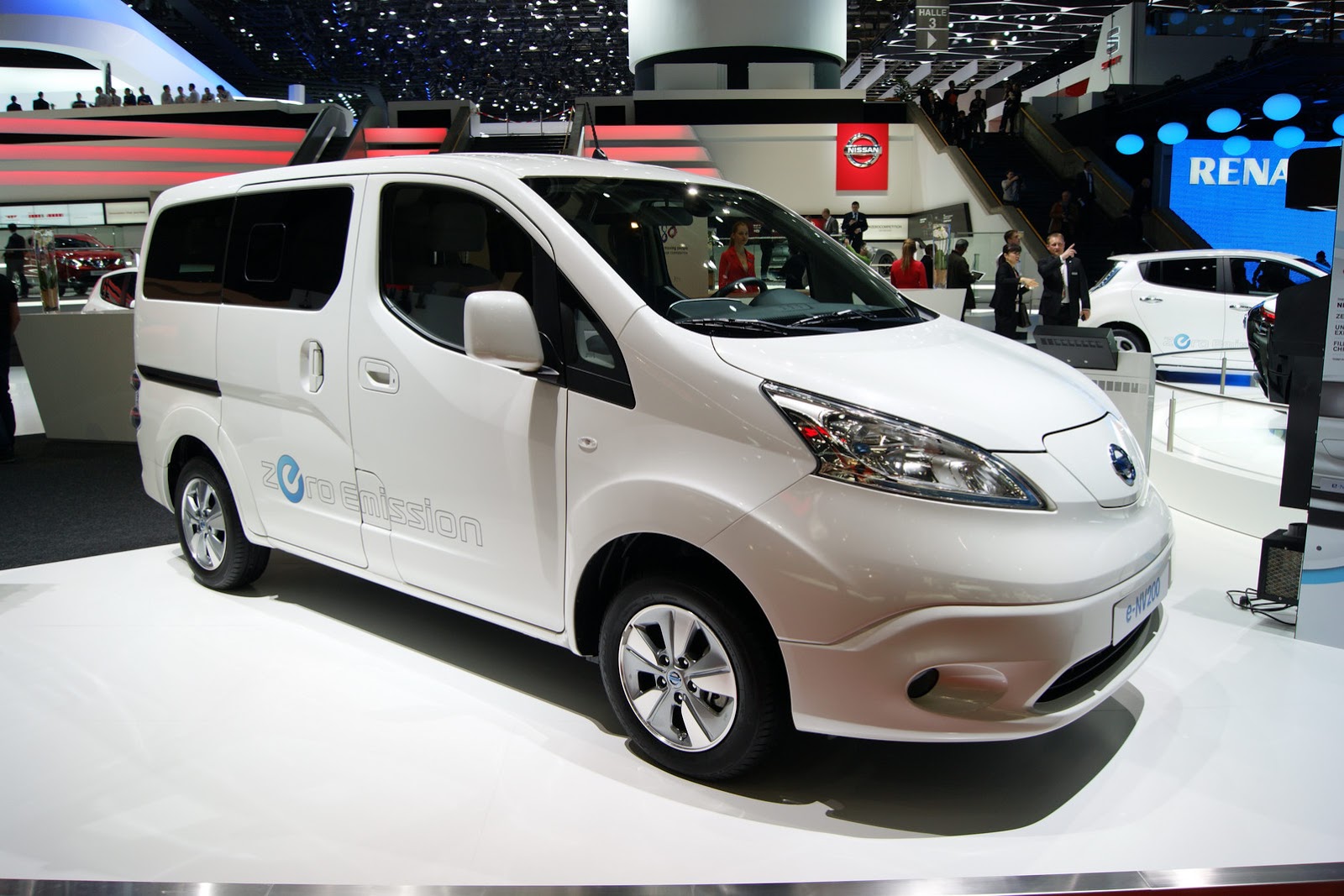 Nissan Shows Final Production Version of e-NV200 with Leaf Drive in ...