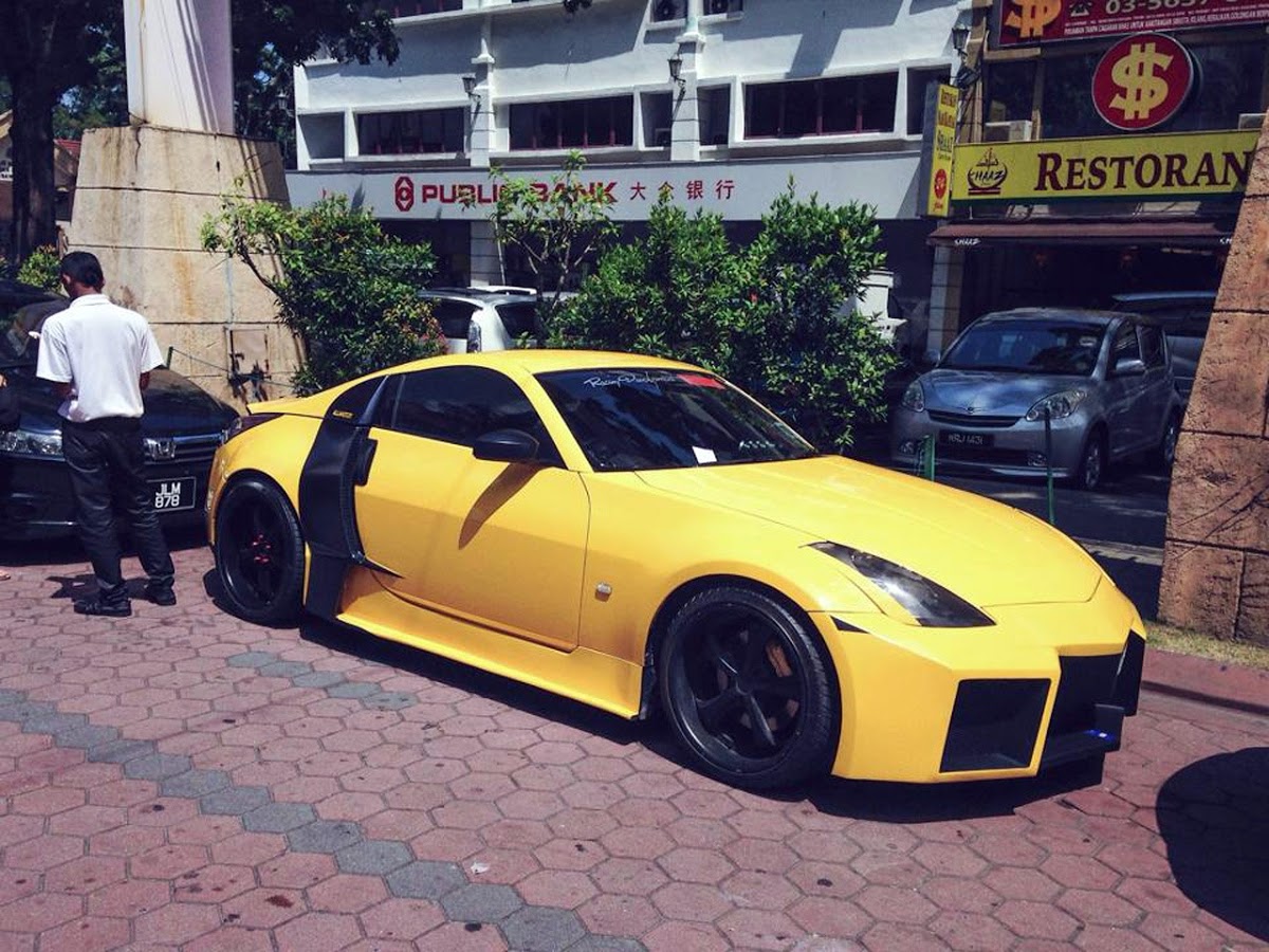Nissan 350Z Thinks it's Related to the Audi R8 and Lamborghini Reventon ...