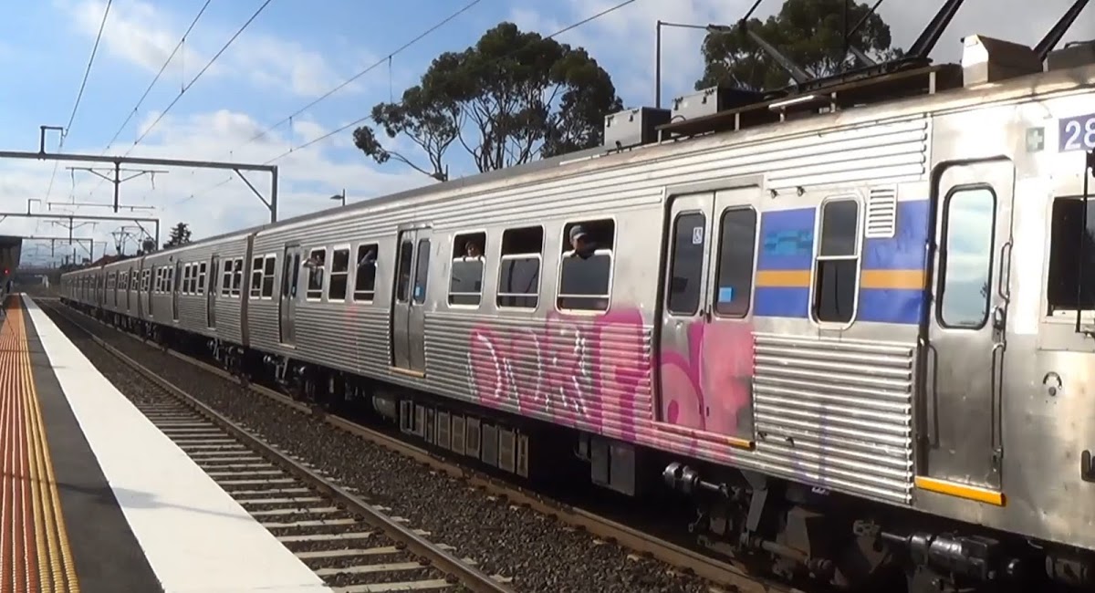 Bold Vandals Stop Melbourne's Hitachi Train on its Last Ride, Aussie ...