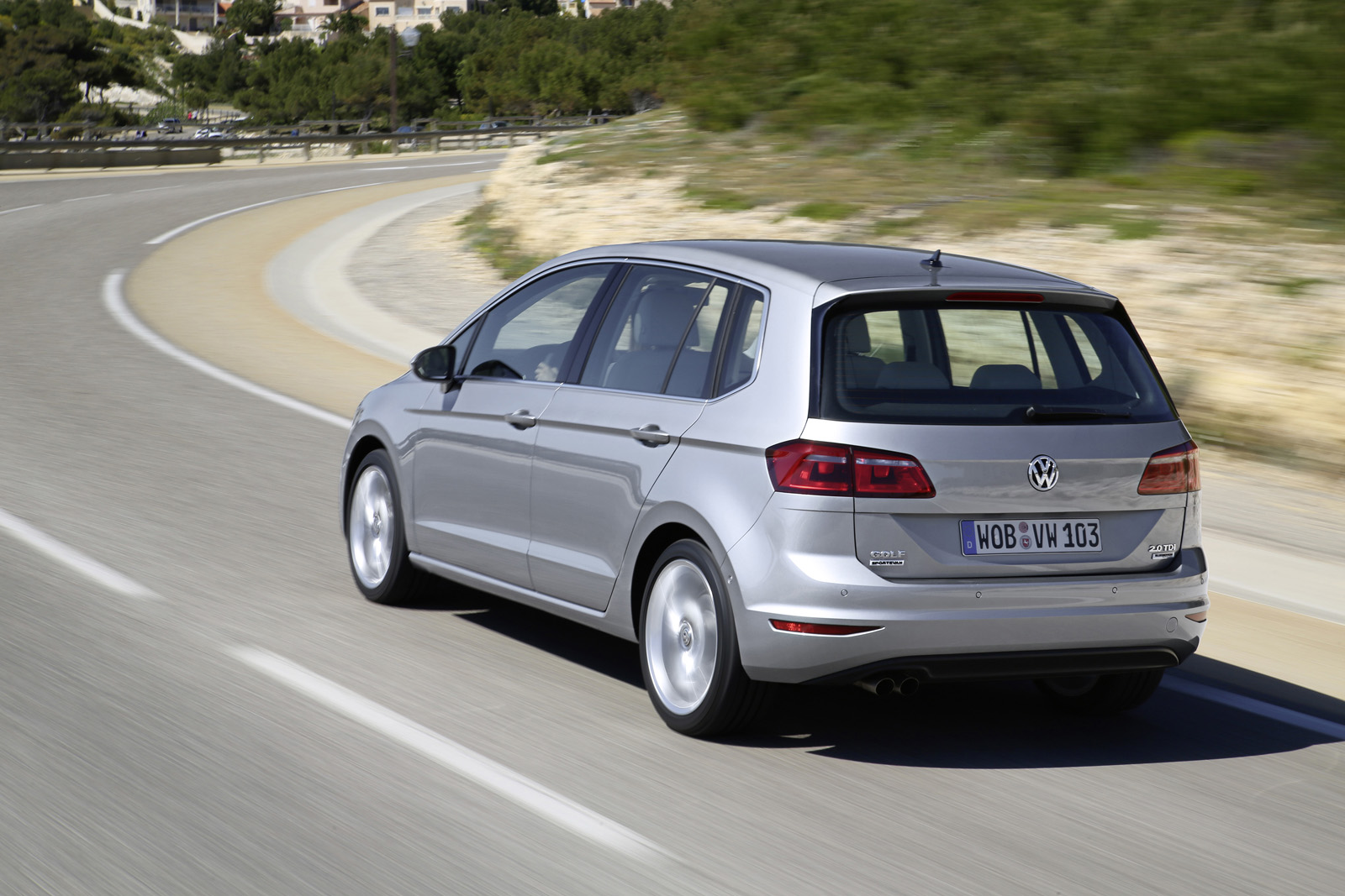 VW Details New Golf Sportsvan, Releases More Photos | Carscoops