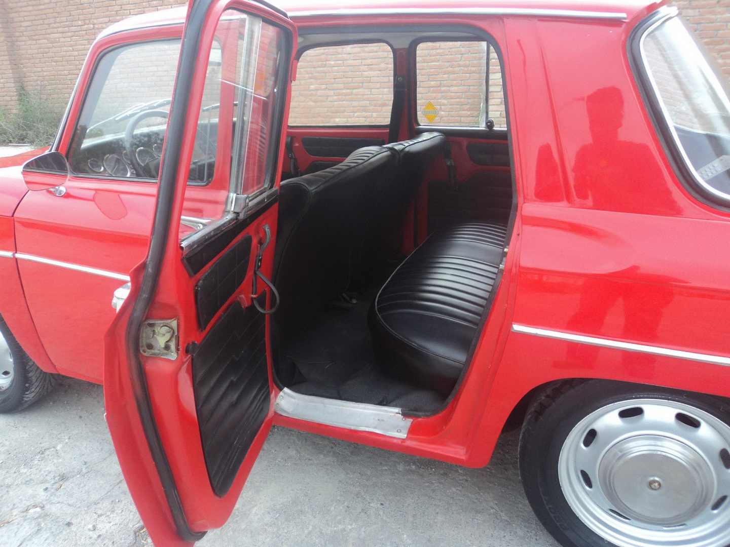 Rear-Engined 1975 Renault 8S for Sale in Mexico | Carscoops