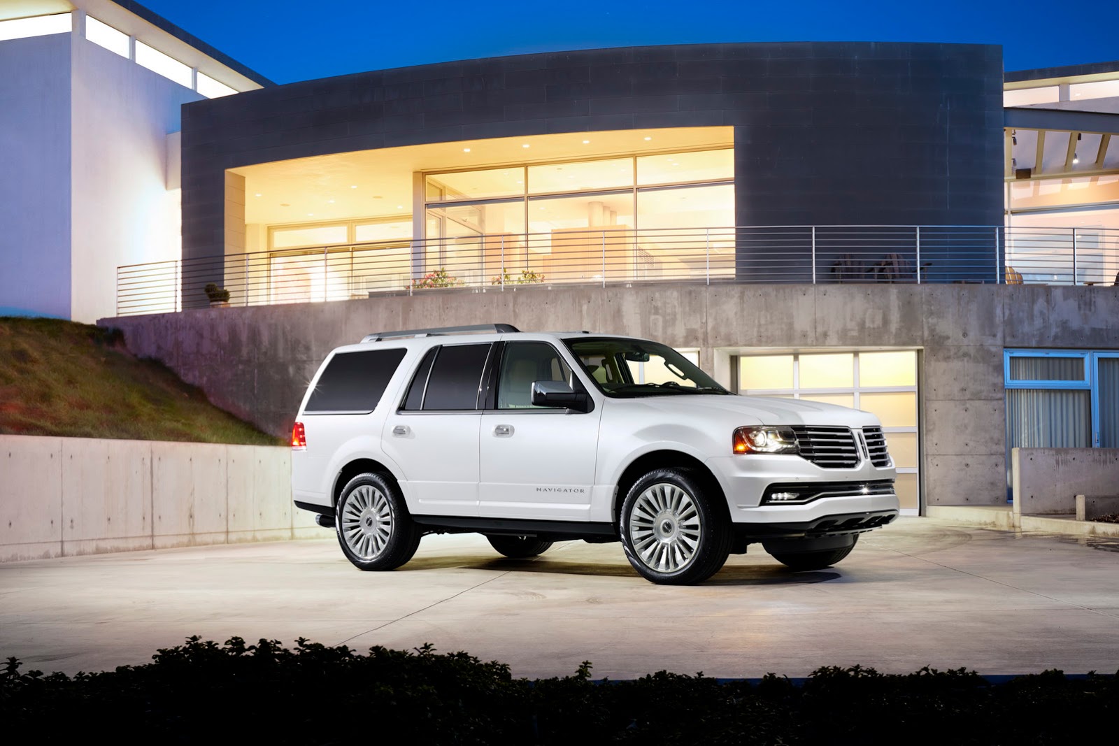 Refreshed 2015 Lincoln Navigator Starts at $62,475 | Carscoops