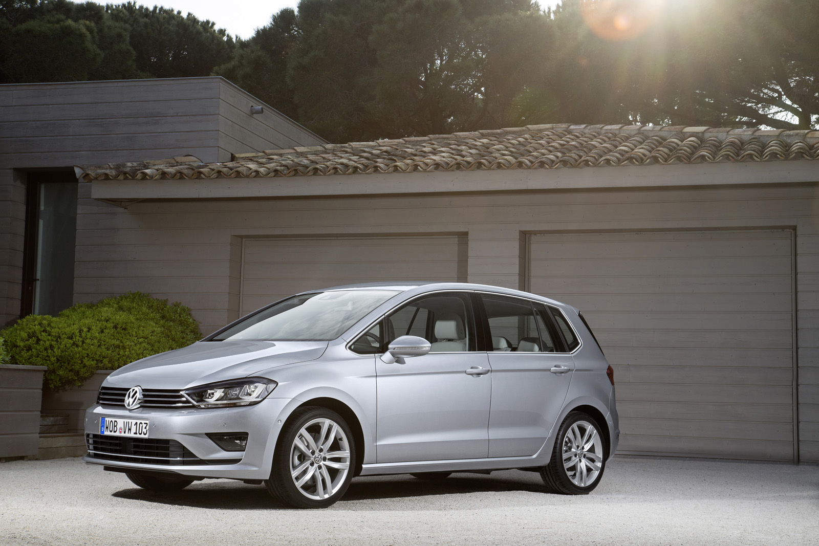 VW Details New Golf Sportsvan, Releases More Photos | Carscoops