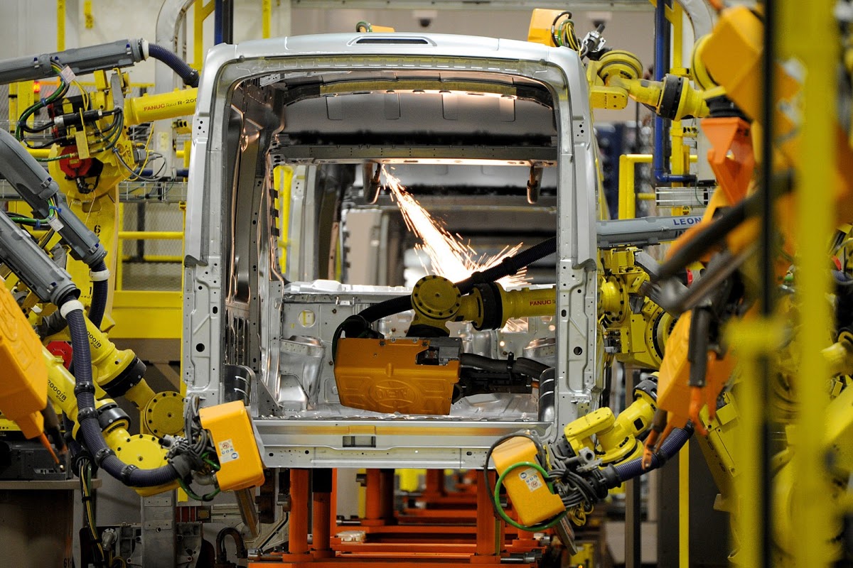 Ford Starts Building 2015 Transit Van in Kansas City | Carscoops