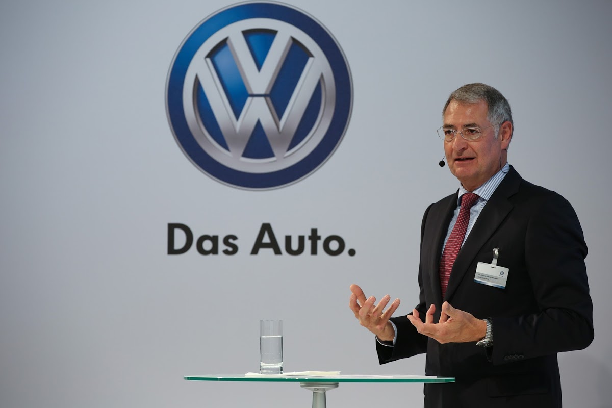 VW Drops Another Teaser of New 2015 Passat Sedan | Carscoops