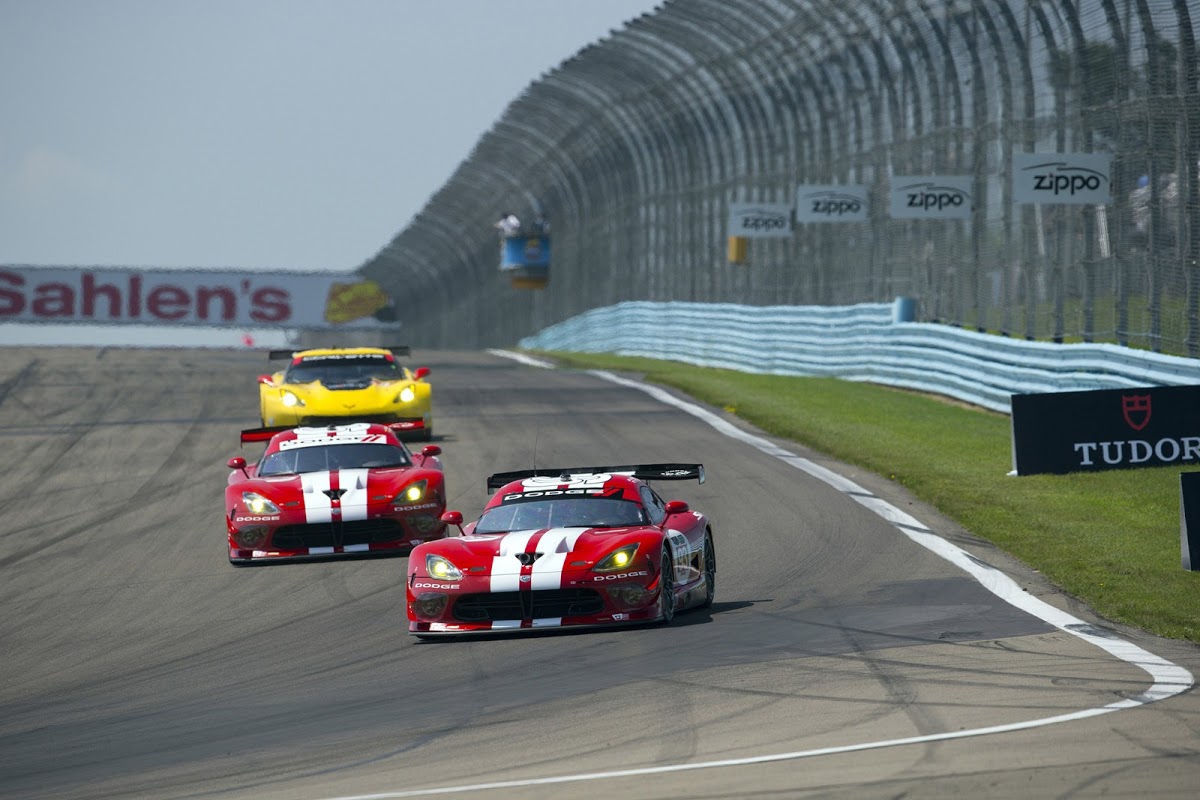 Dodge Viper GTS-R Race Cars Return to Traditional Red and White Livery ...