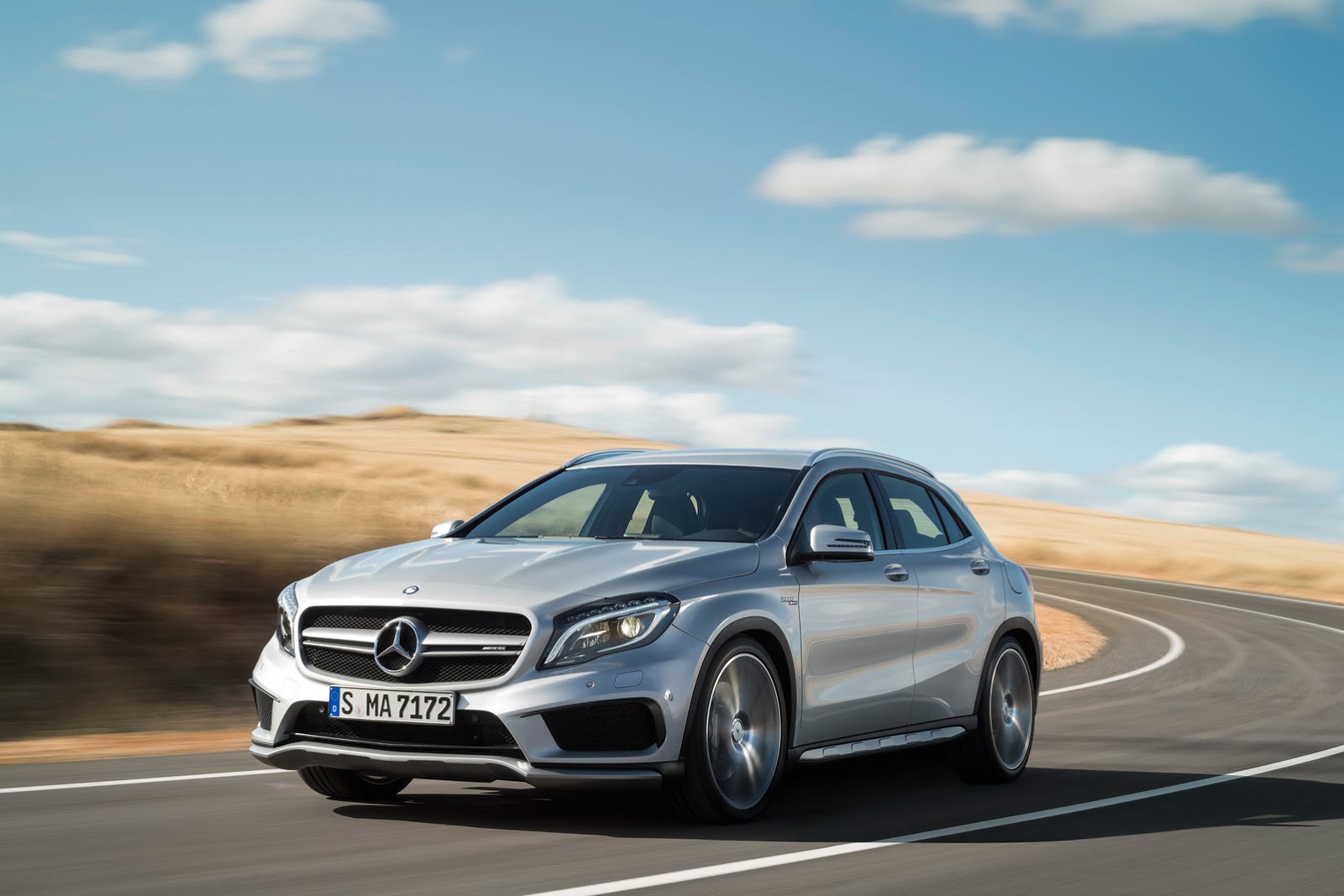 New 2015 Mercedes GLA Compact SUV from $31,300* in the U.S. | Carscoops