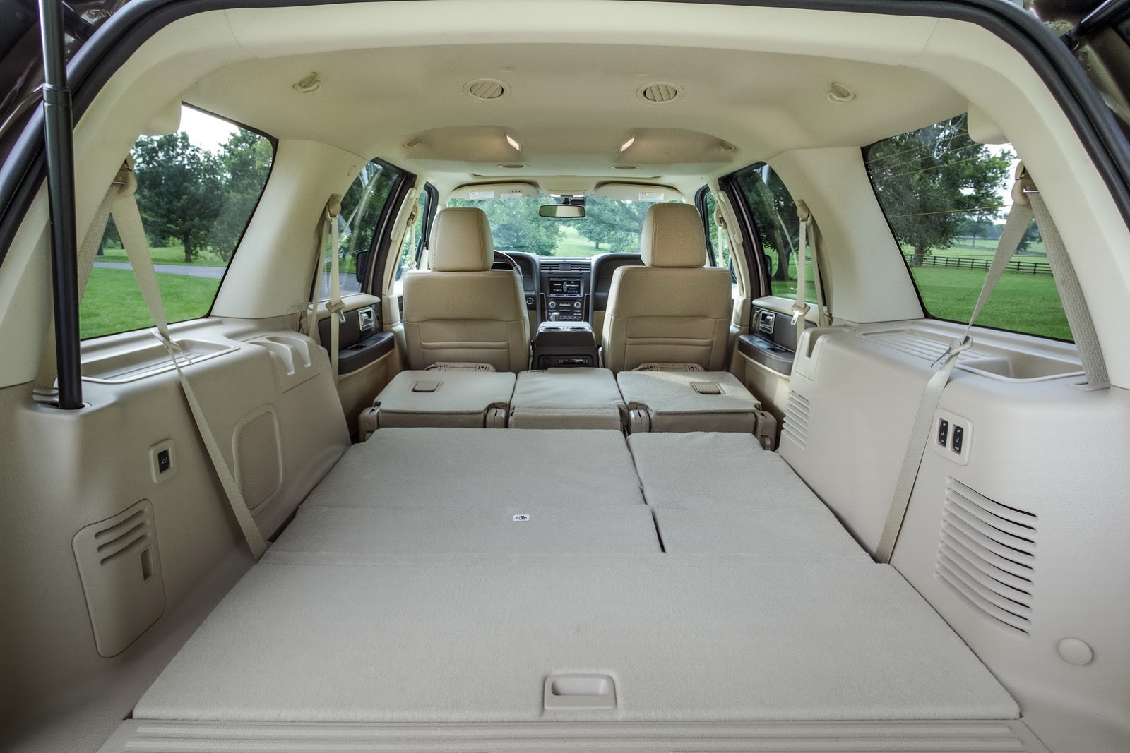 Care for New Pics, Videos and MPG Figures of 2015 Lincoln Navigator ...