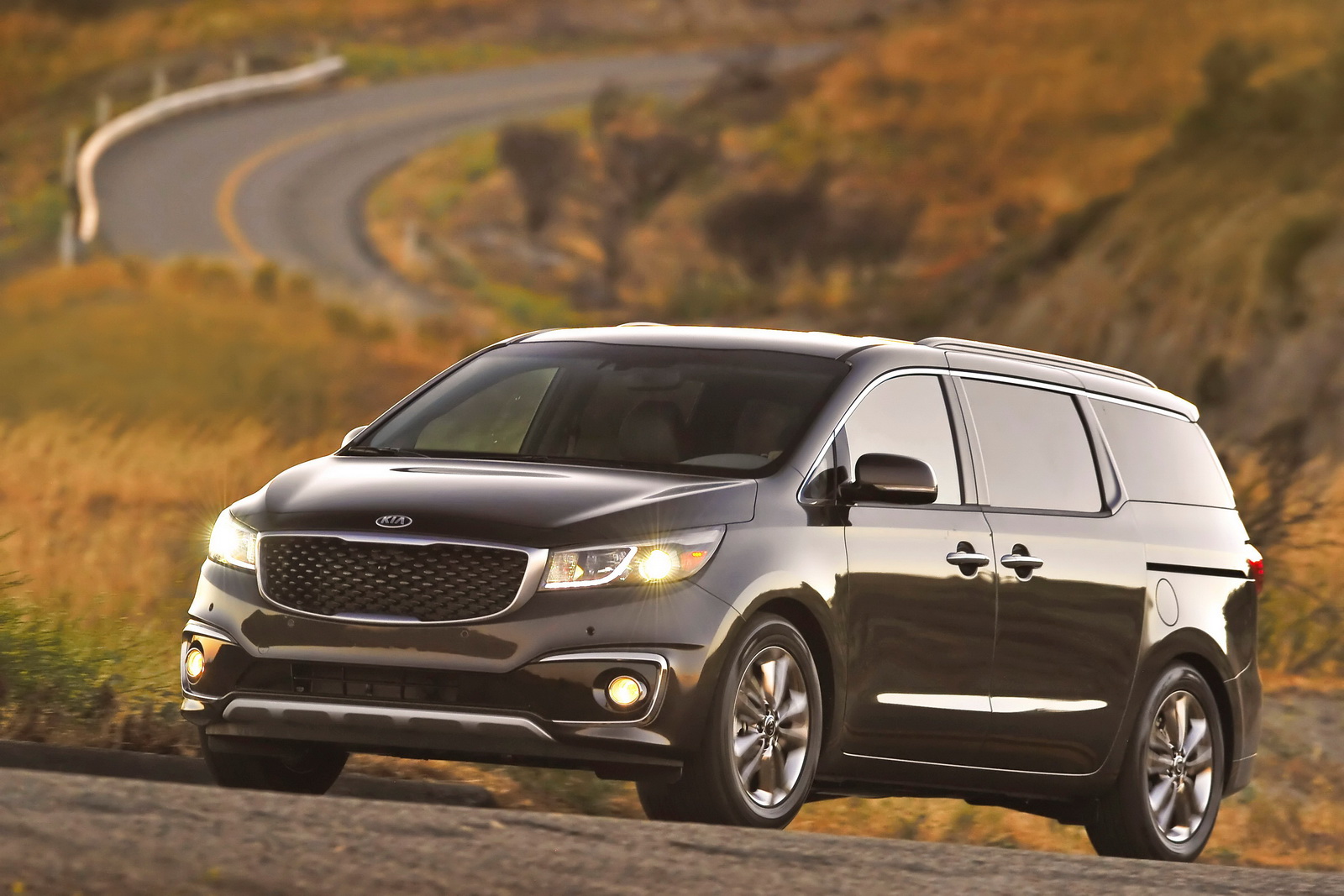 Fresh 2015 Kia Sedona People Carrier Priced and Detailed | Carscoops