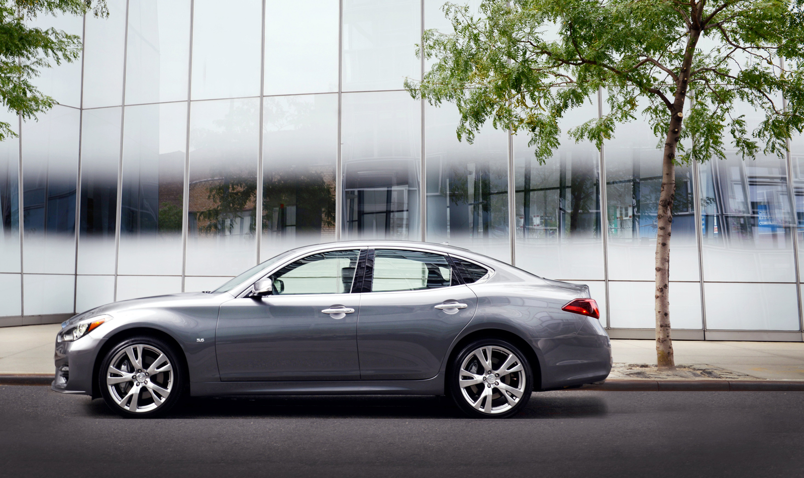 Revised Infiniti Q70 Sedan to Have European Debut in Paris, Gets 167HP ...