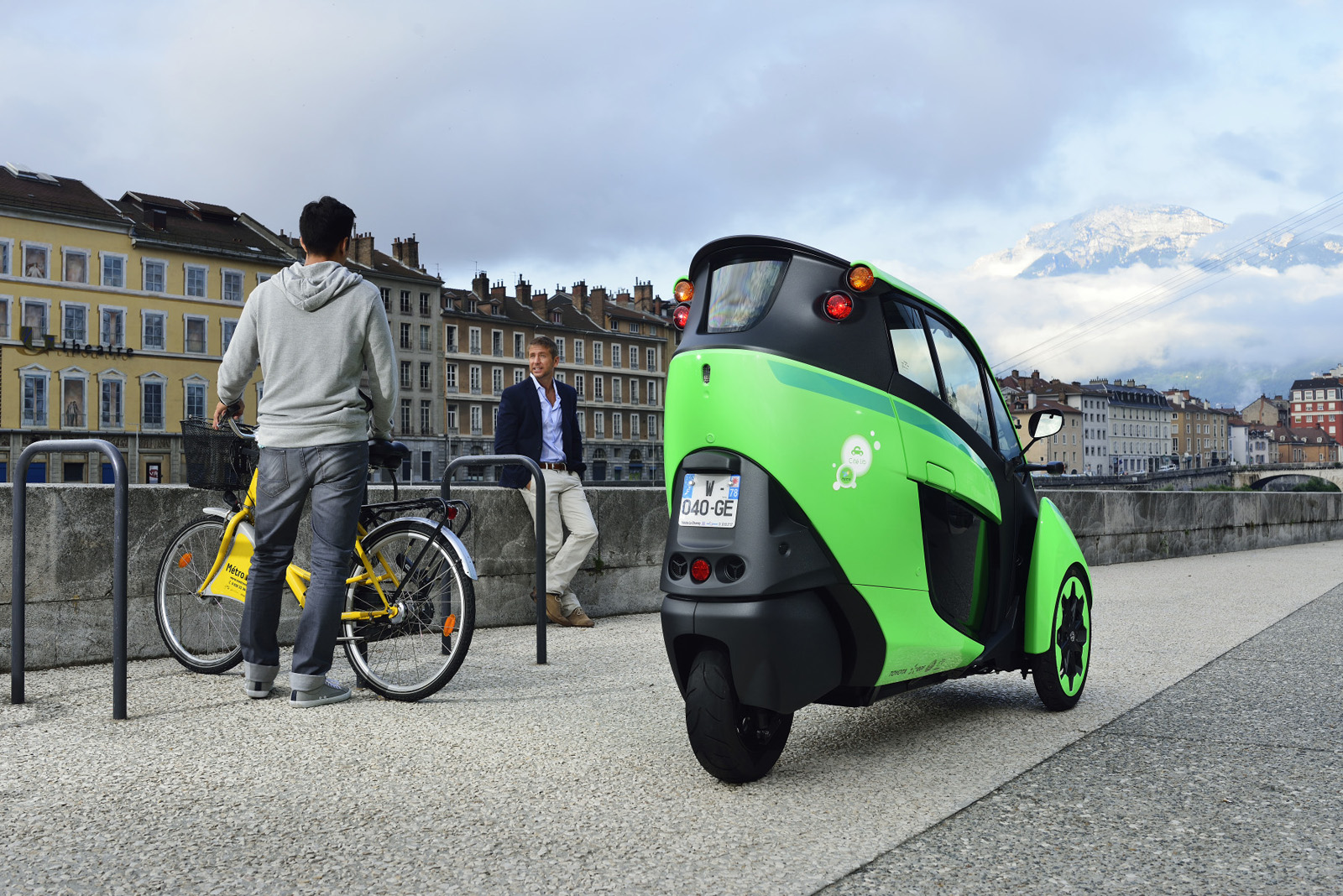 Toyota Electrifies French City with the World’s Largest Fleet of i-Road ...