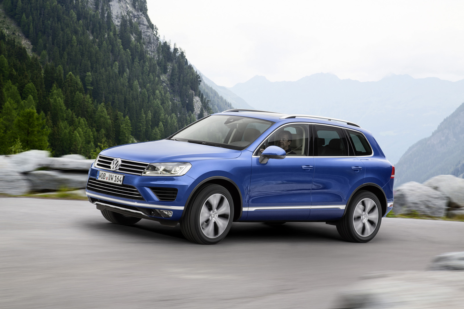Facelifted VW Touareg V6 TDI Averages 6.6 L/100KM [49 New Photos ...
