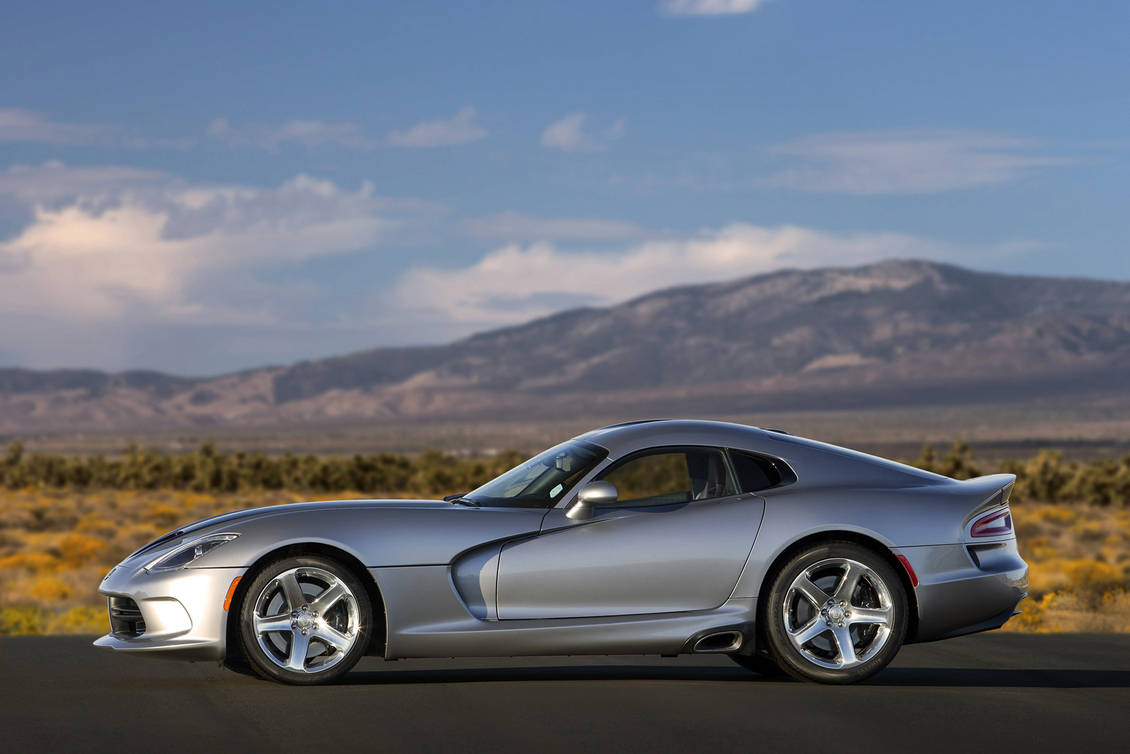 Dodge Cuts $15,000 off the 2015 Viper’s Starting Price, Now from ...