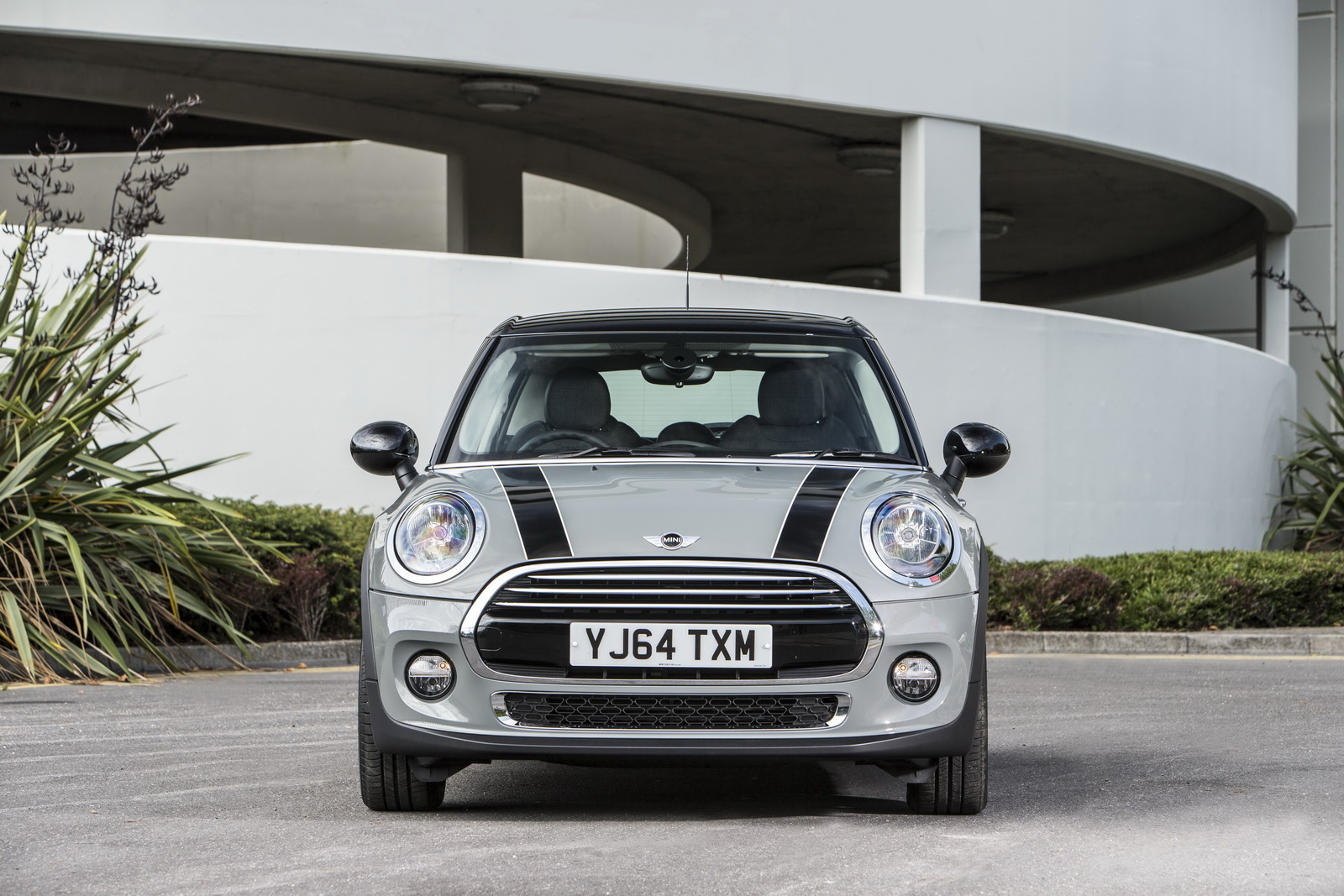 Mini’s 5-Door Hatch Priced for UK – It’s £600 More Expensive than 3 ...