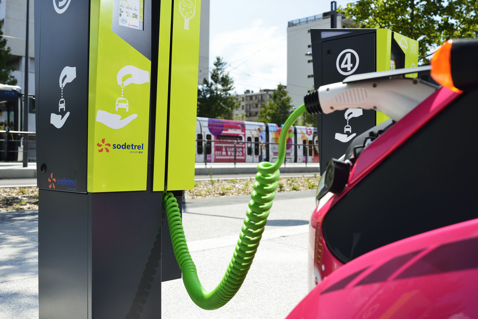 Toyota Electrifies French City with the World’s Largest Fleet of i-Road ...