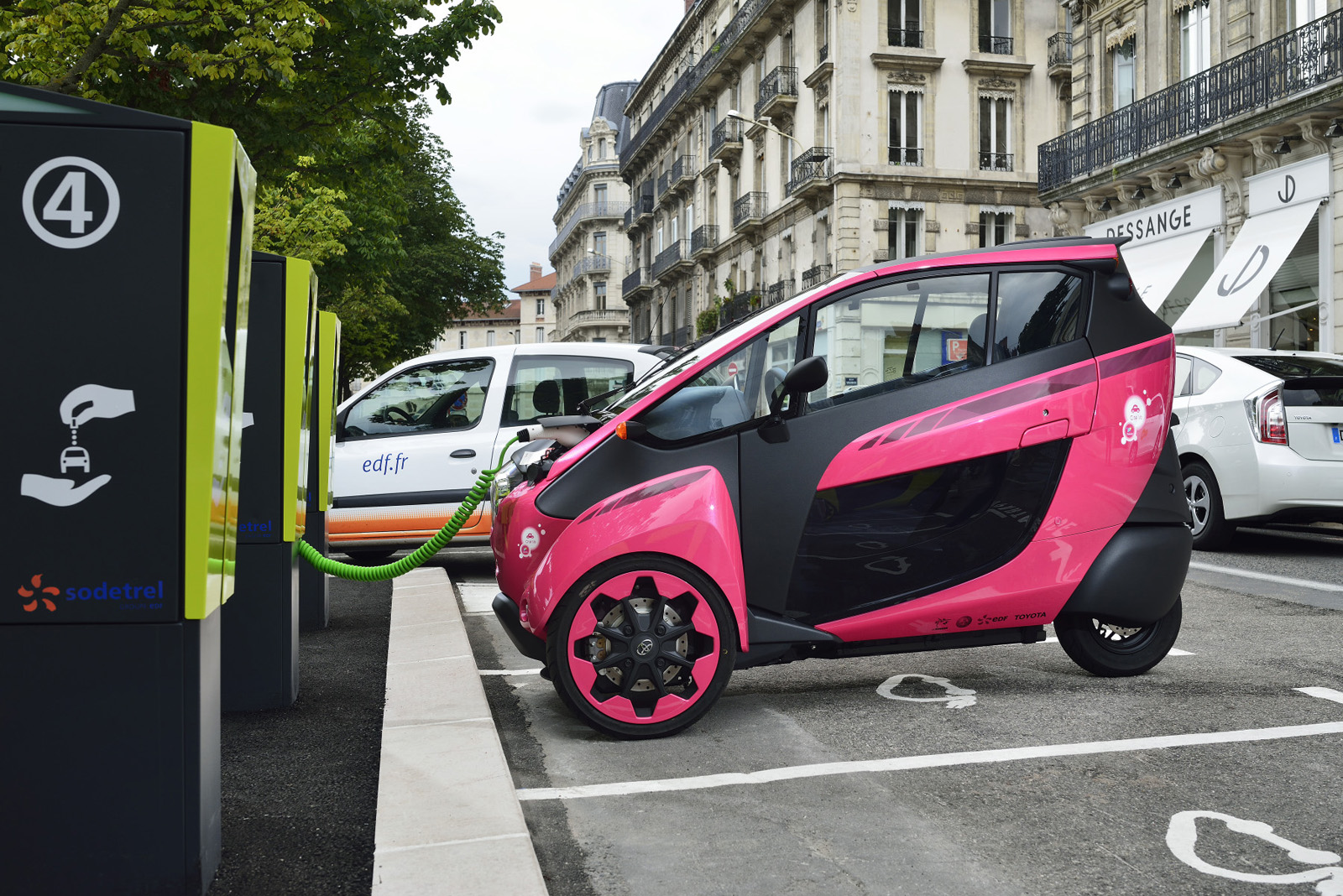 Toyota Electrifies French City with the World’s Largest Fleet of i-Road ...