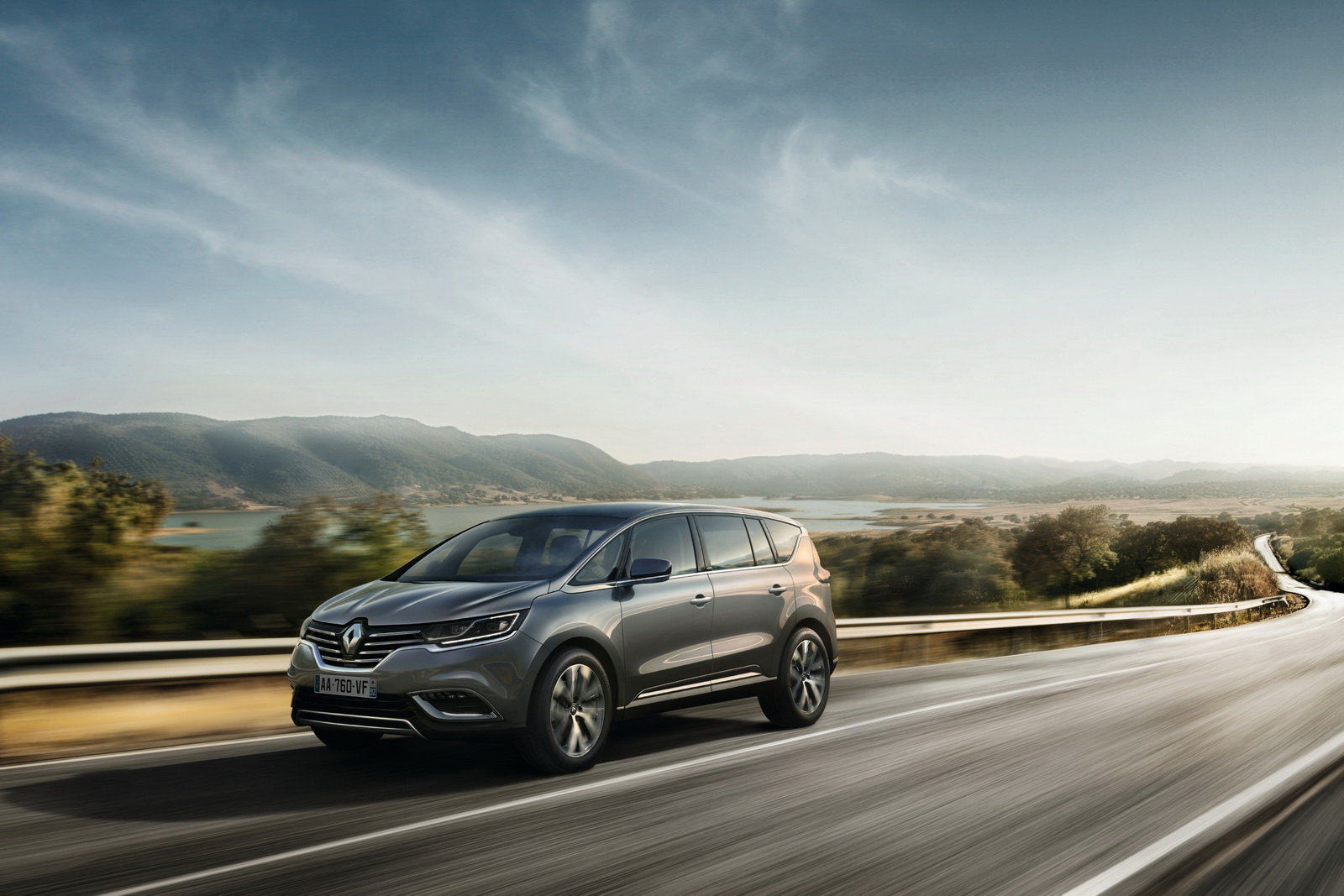 New Renault Espace is Different, Yet the Same [Fresh Photos] | Carscoops