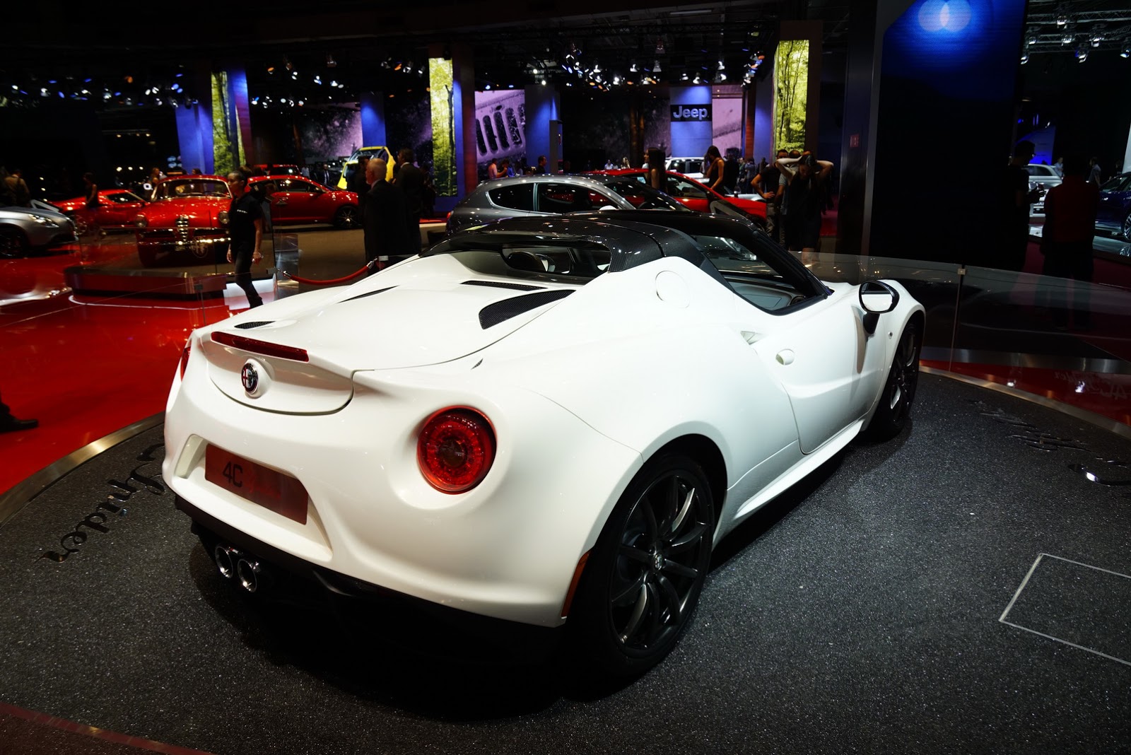Did Alfa Romeo Sneak in a 4C Quadrifoglio Verde Model at its Paris Show ...
