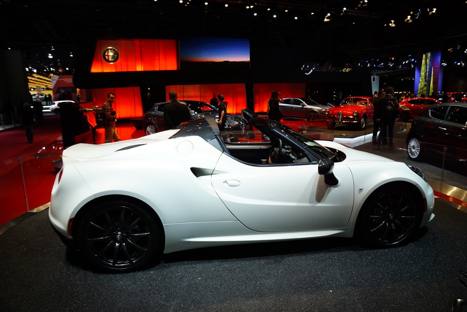 Did Alfa Romeo Sneak in a 4C Quadrifoglio Verde Model at its Paris Show ...