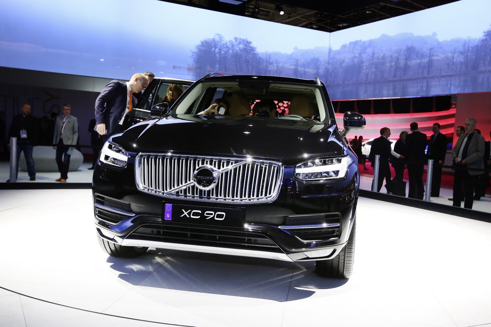 Check out the New Volvo XC90 in All its Glory at Paris Auto Show ...
