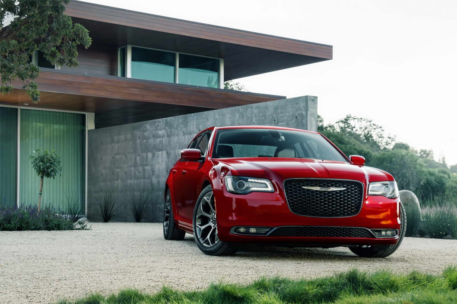 Chrysler 300 Revamped, Gains New 8-Speed Auto Gearbox, SRT Variant Axed ...