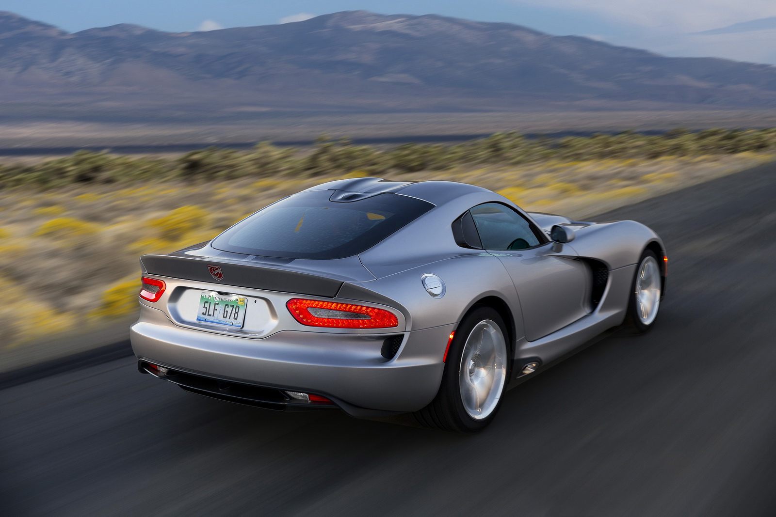 Viper Gets More Standard Equipment, GT and TA 2.0 Editions for 2015 ...