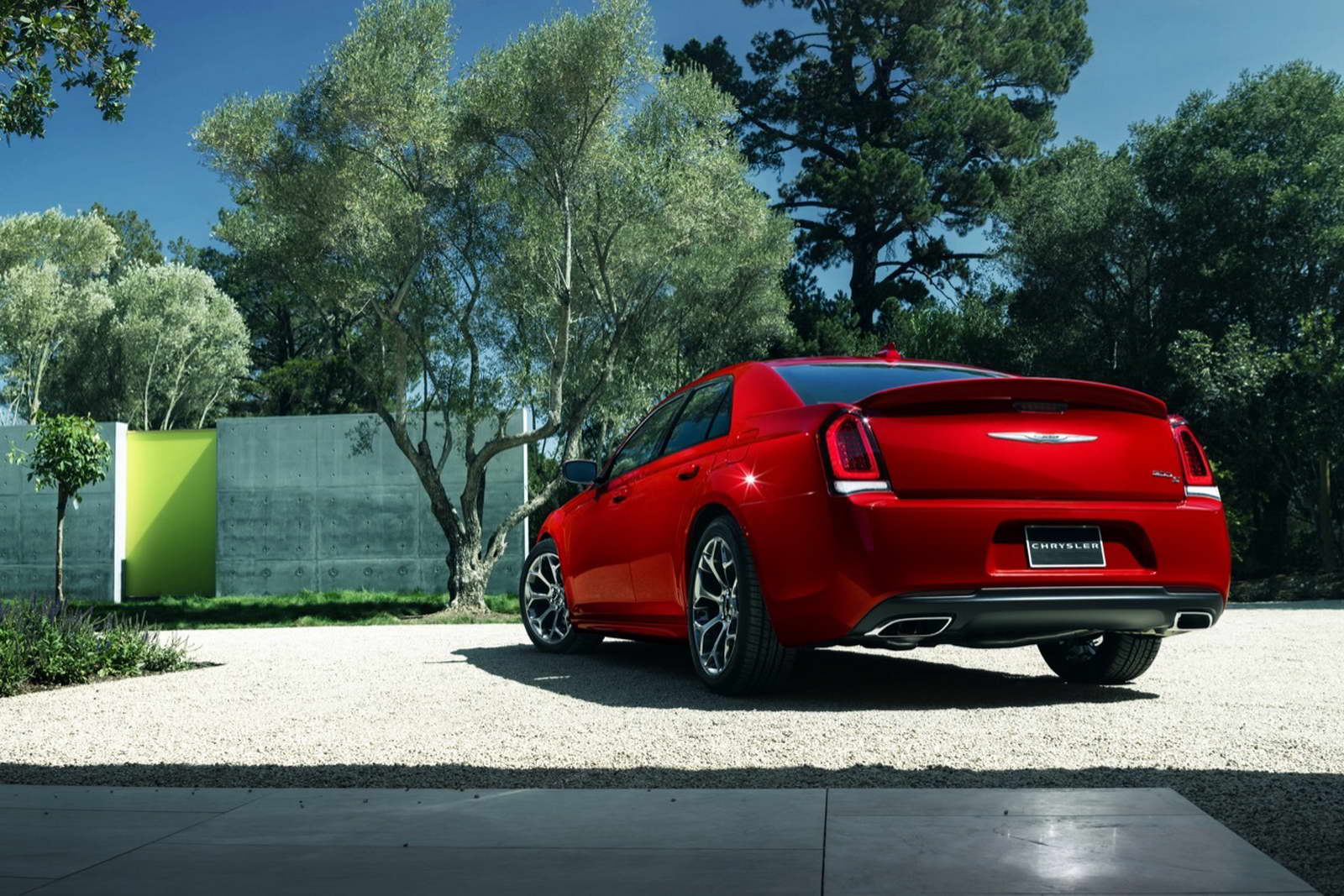 Chrysler 300 Revamped, Gains New 8-Speed Auto Gearbox, SRT Variant Axed ...