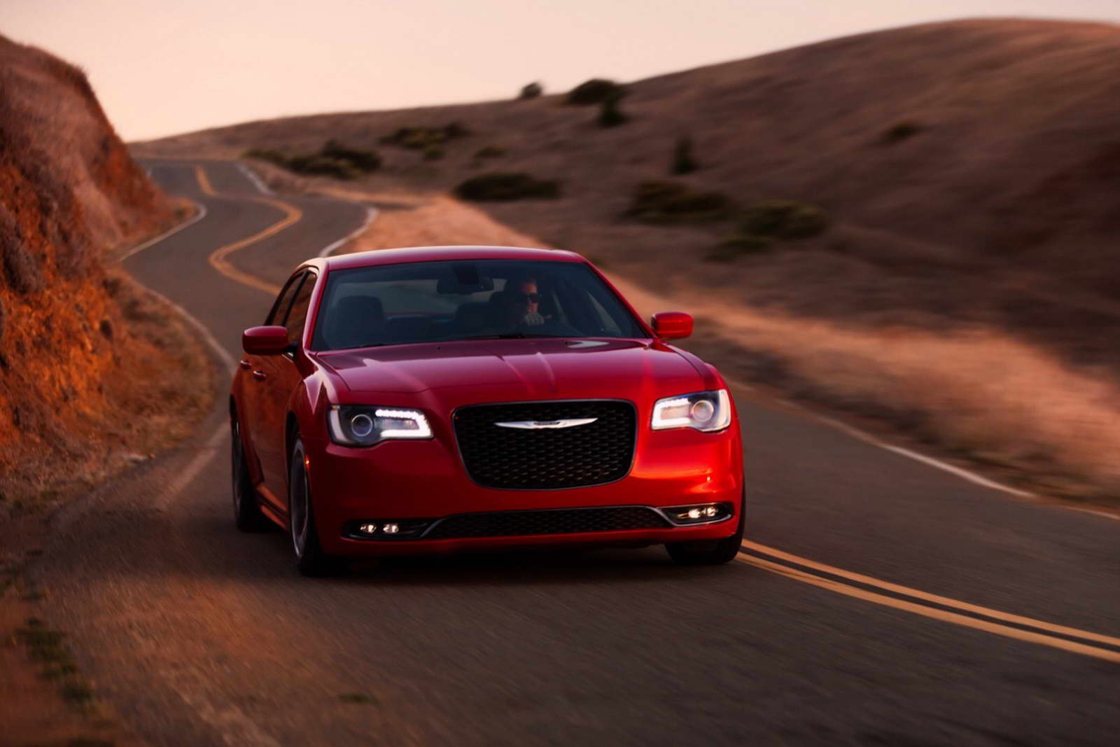 Chrysler 300 Revamped, Gains New 8-Speed Auto Gearbox, SRT Variant Axed ...