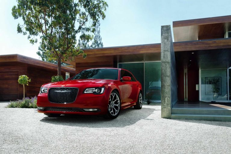 Chrysler 300 Revamped, Gains New 8-Speed Auto Gearbox, SRT Variant Axed ...