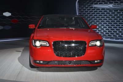Chrysler 300 Revamped, Gains New 8-Speed Auto Gearbox, SRT Variant Axed ...