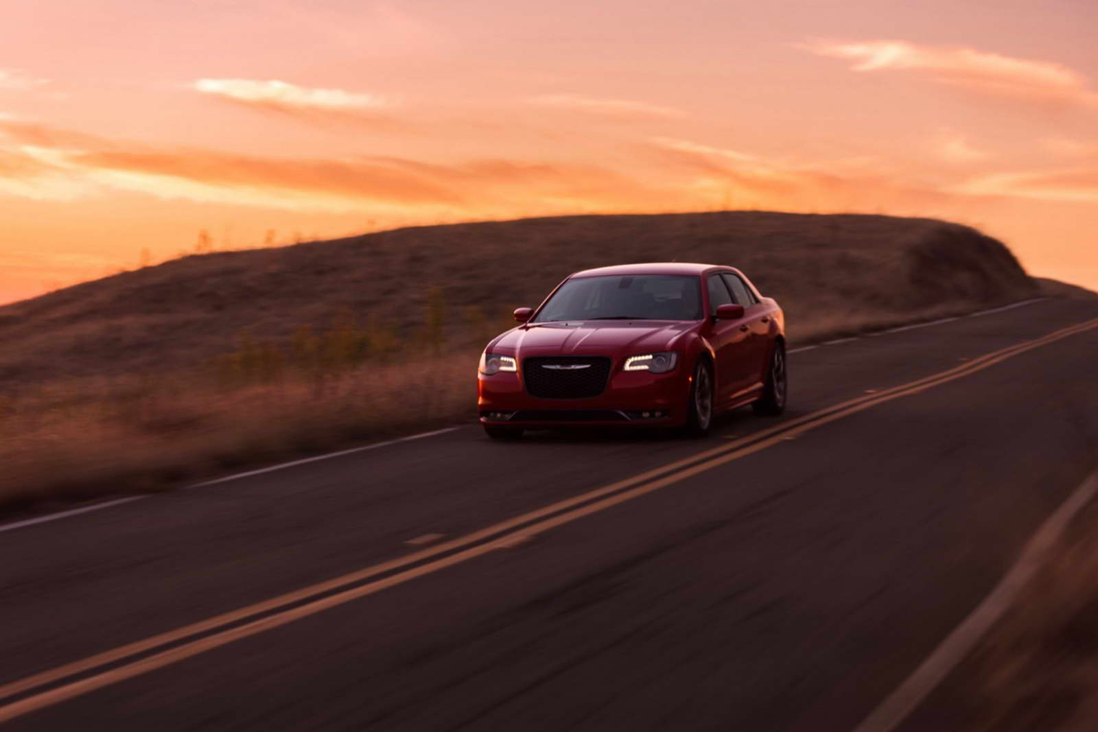 Chrysler 300 Revamped, Gains New 8-Speed Auto Gearbox, SRT Variant Axed ...