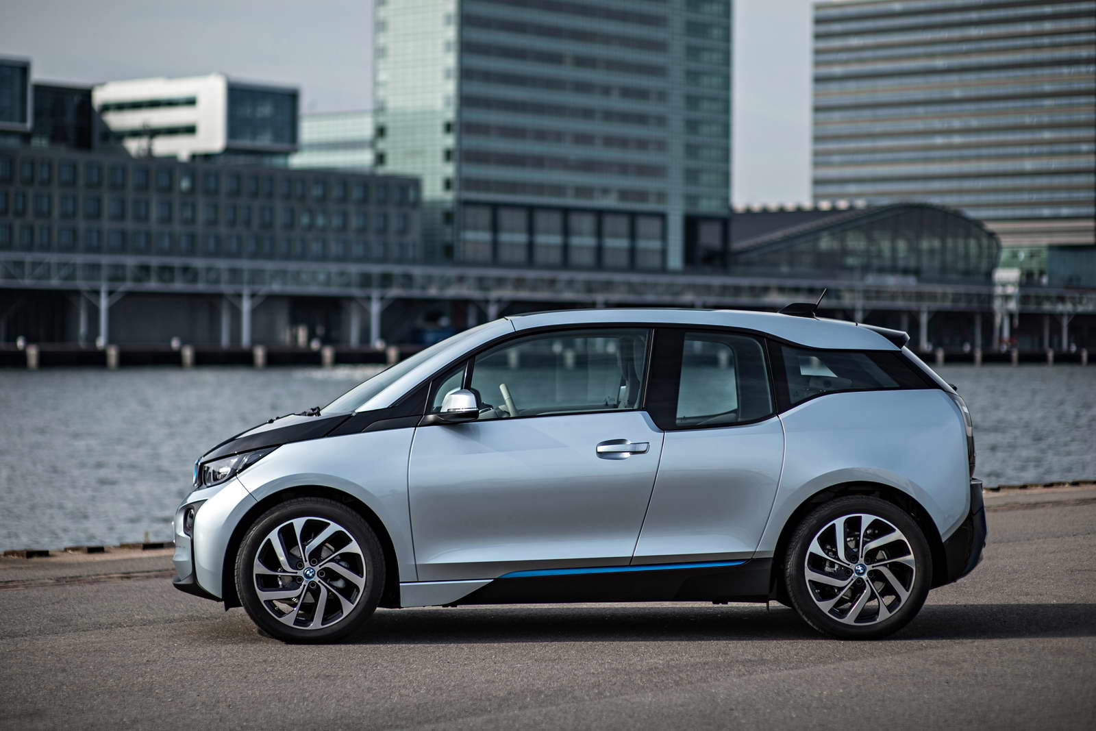 BMW i3 Wins the Green Car of the Year 2015 Award | Carscoops