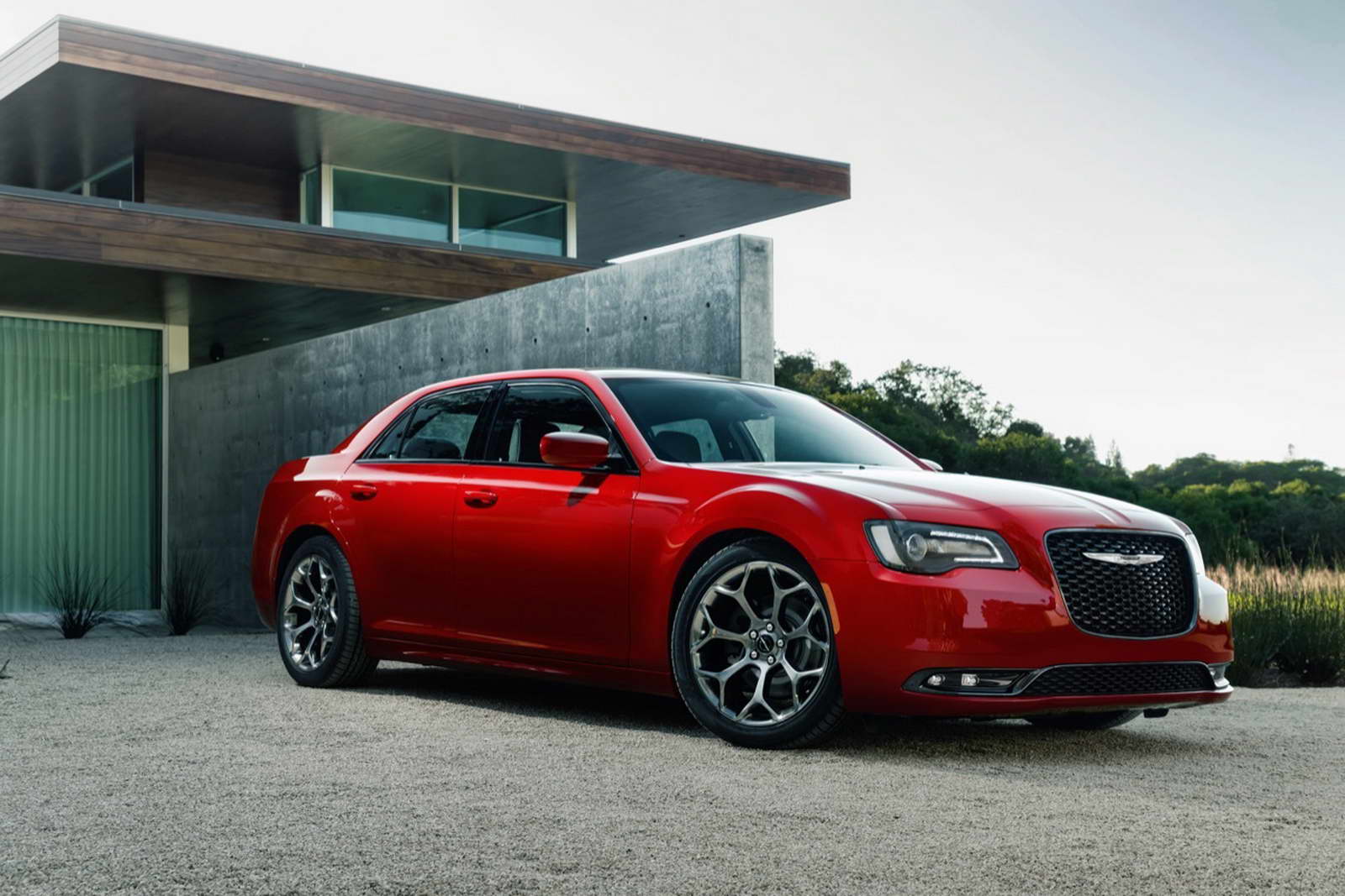 Chrysler 300 Revamped, Gains New 8-Speed Auto Gearbox, SRT Variant Axed ...