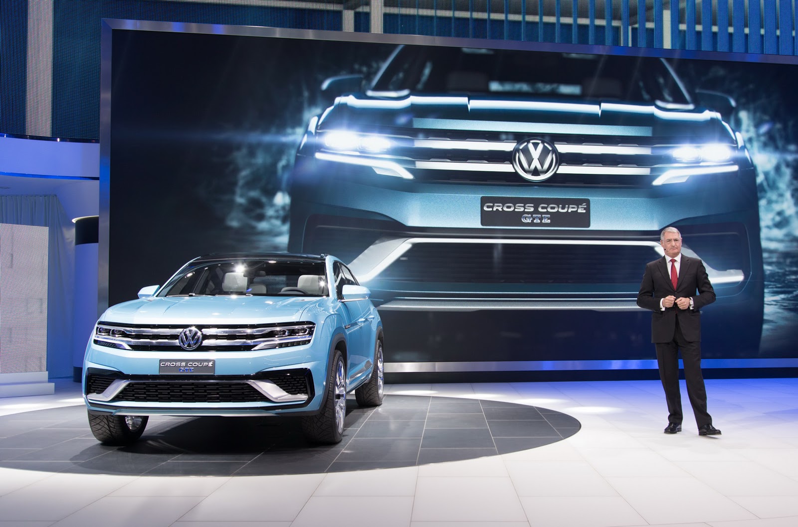 VW’s New Cross Coupe GTE Rolls Into Detroit | Carscoops