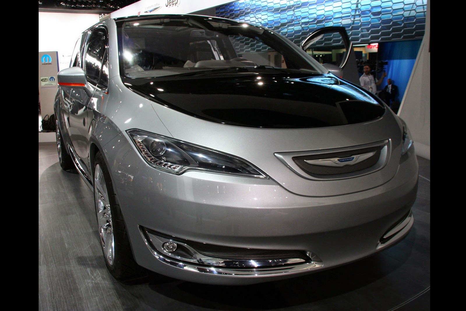 Chrysler Confirms New Minivan for 2016 Detroit Auto Show | Carscoops