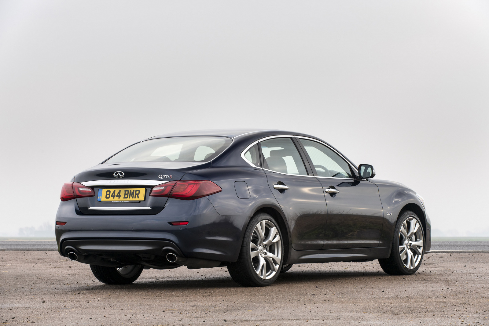 Facelifted Infiniti Q70: Full Details and Mega Photo Gallery [87 Pics ...